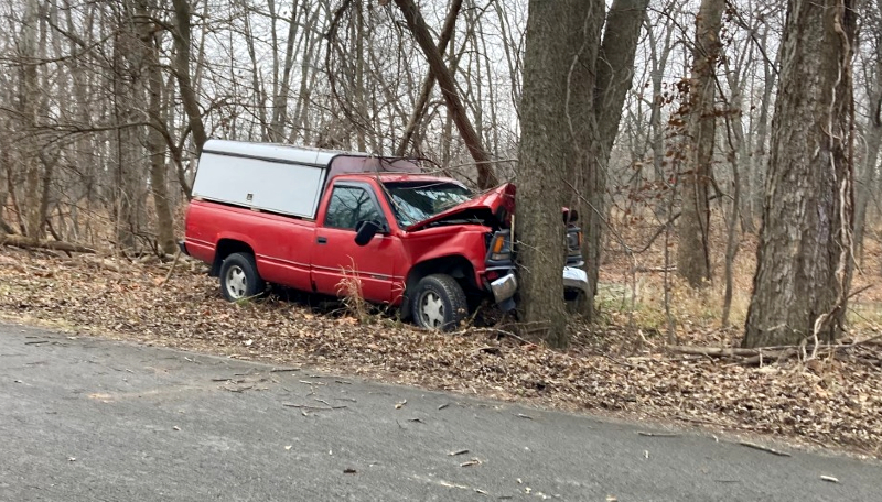Truck Crashes Into Tree West Of Findlay - 106.3 The Fox