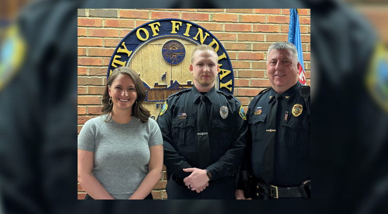 New Findlay Police Officer Sworn In - 106.3 The Fox