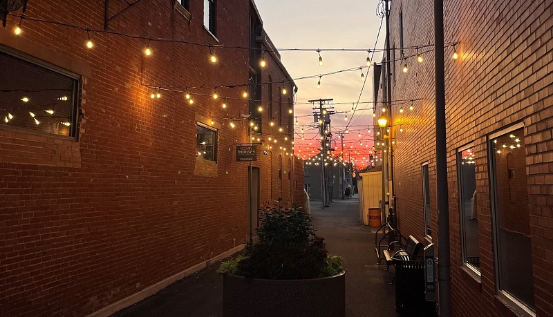 New Alleyway Lighting In Downtown Findlay - 106.3 The Fox