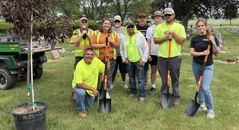City Employees Participate In Tree Planting Workshop - 106.3 The Fox